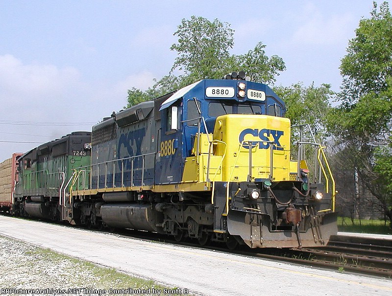CSX 8880 Q330